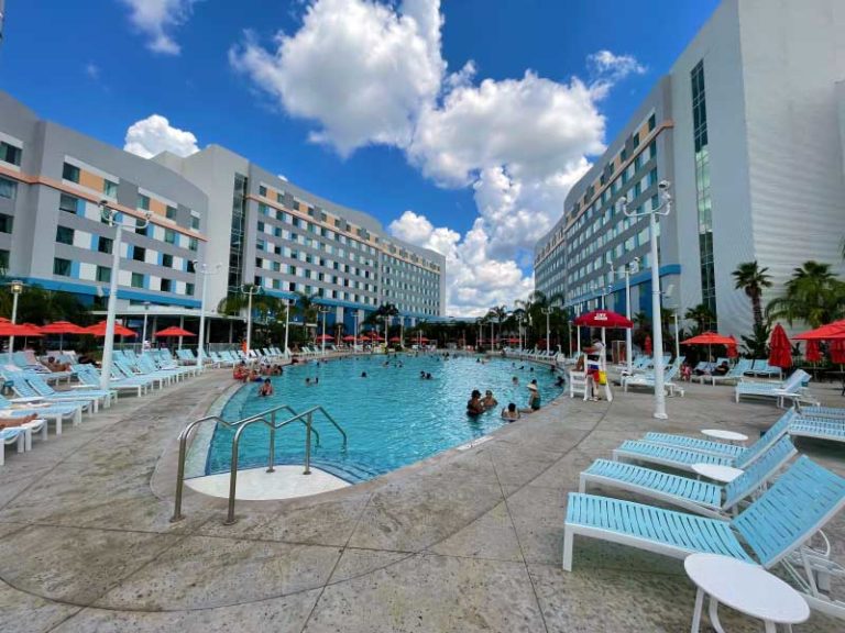 Universal Orlando Resort The Endless Summer Resort – Surfside Inn and ...