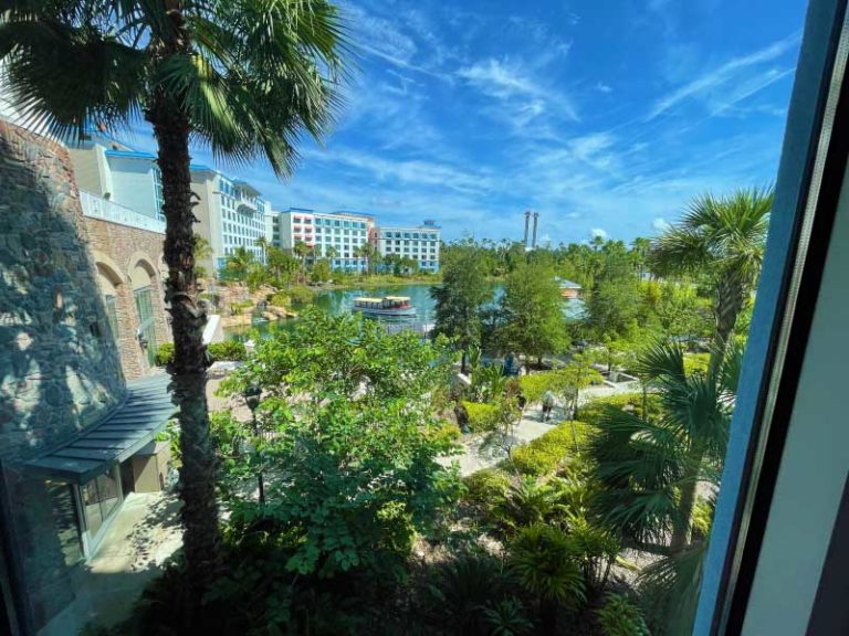 Universal Orlando Loews Sapphire Falls Resort - Universal Orlando Guide